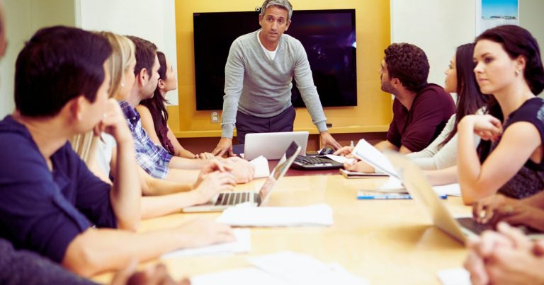 Sales Rep Performance Metrics: Boost Your Team’s Success in 2025